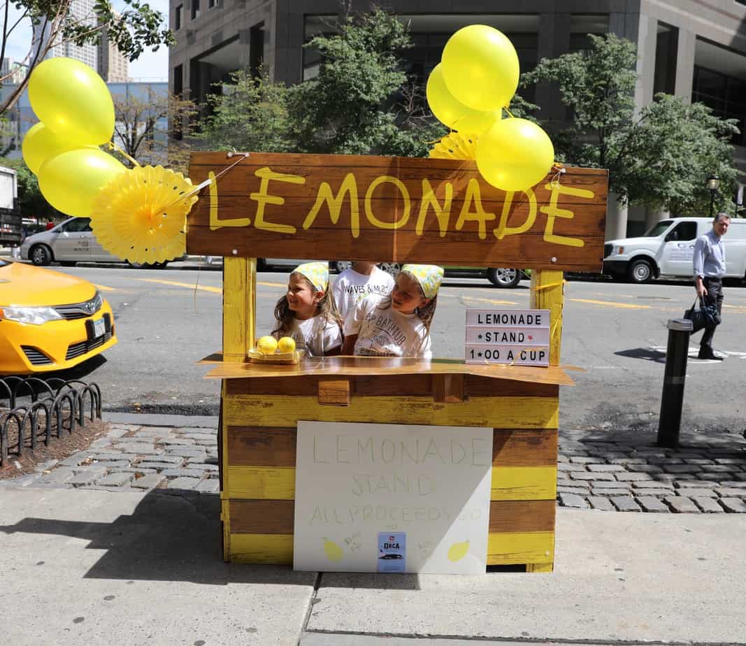 The Sweetest Lemonade Stand In Town | Stroller in the City