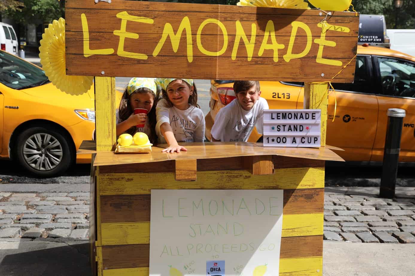 The Sweetest Lemonade Stand In Town | Stroller in the City