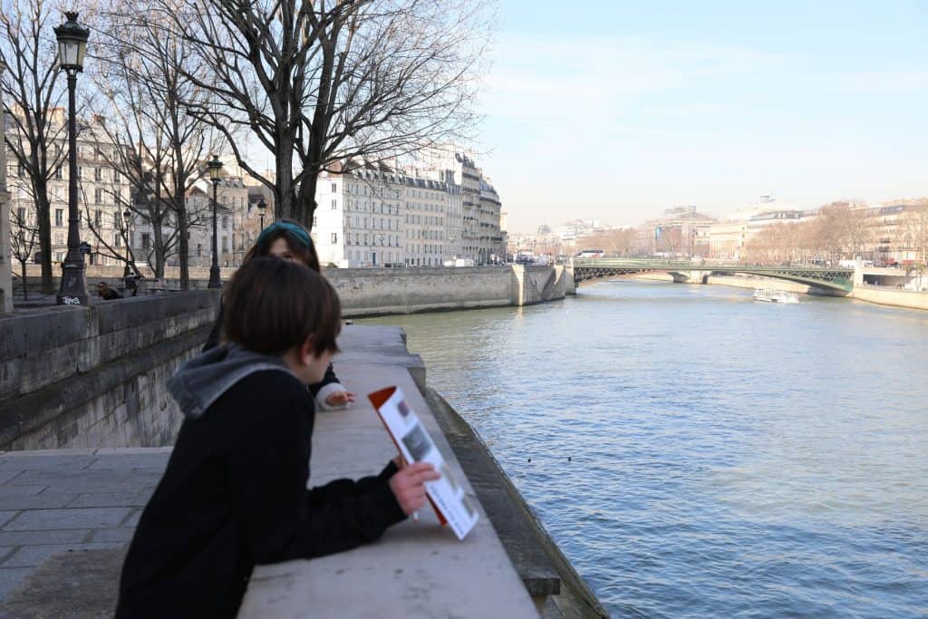 Scavenger Hunt In Paris | Stroller in the City