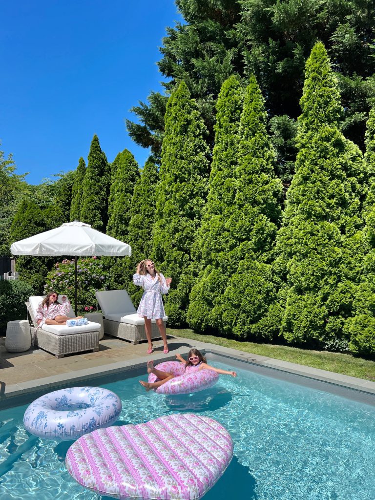 15 Pool Floats You Need to Have a Cool Summer | Stroller in the City
